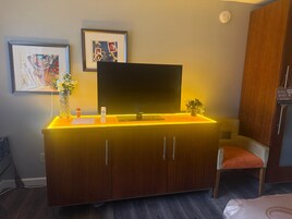 Secretária, secretária adequada para computadores portáteis 