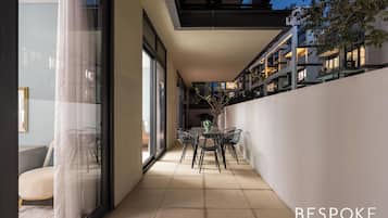 Apartamento de Luxo, 2 quartos, vista para a piscina | Terraço/pátio interior