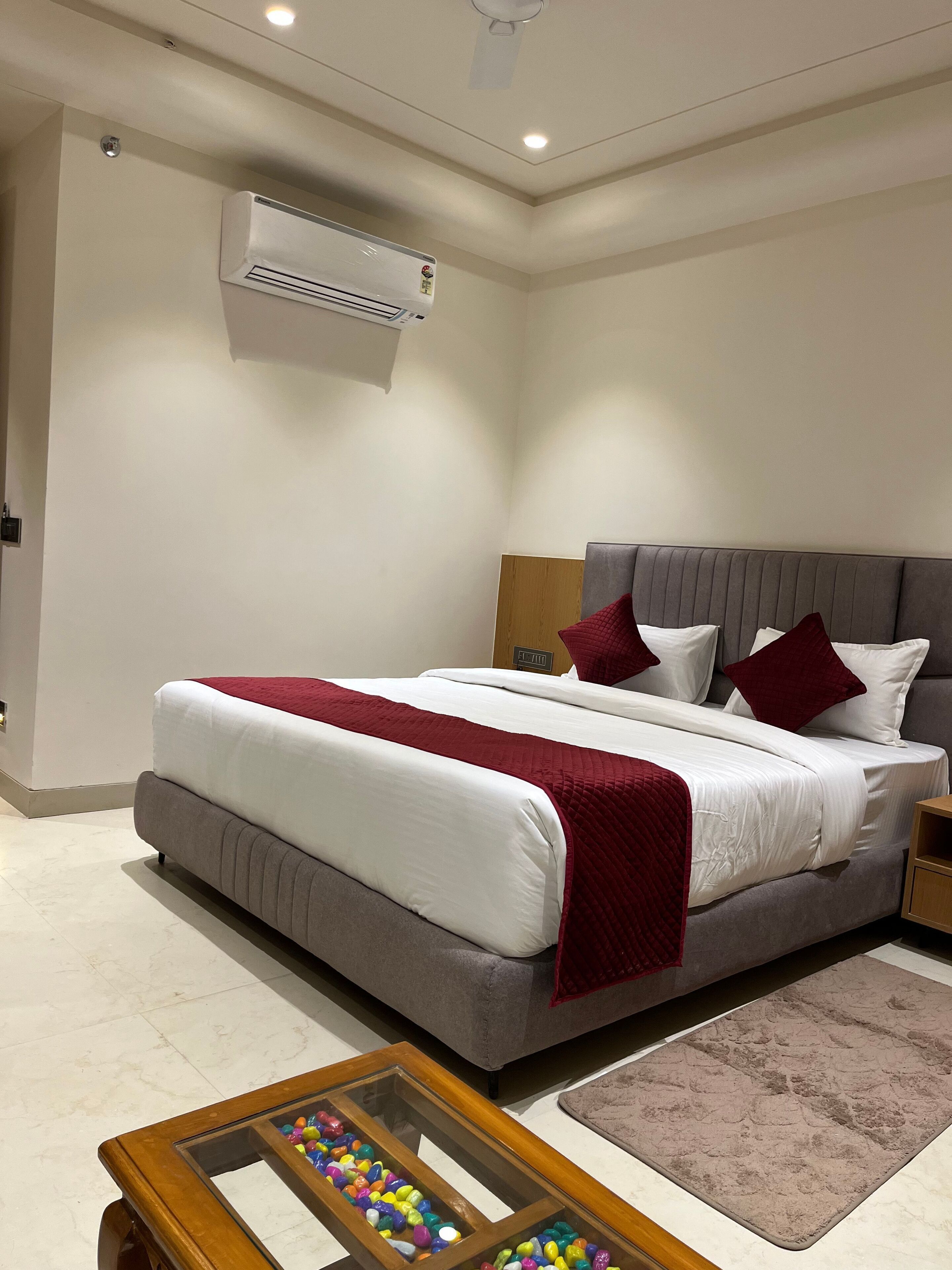 Quarto superior | Escrivaninha, espaço de trabalho para notebook, Wi-Fi de cortesia