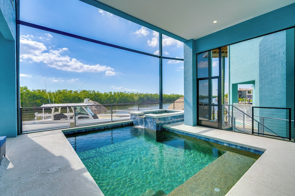 Luxury Group Escape In Cape Corals Cape Harbour! - Sanibel Island, FL