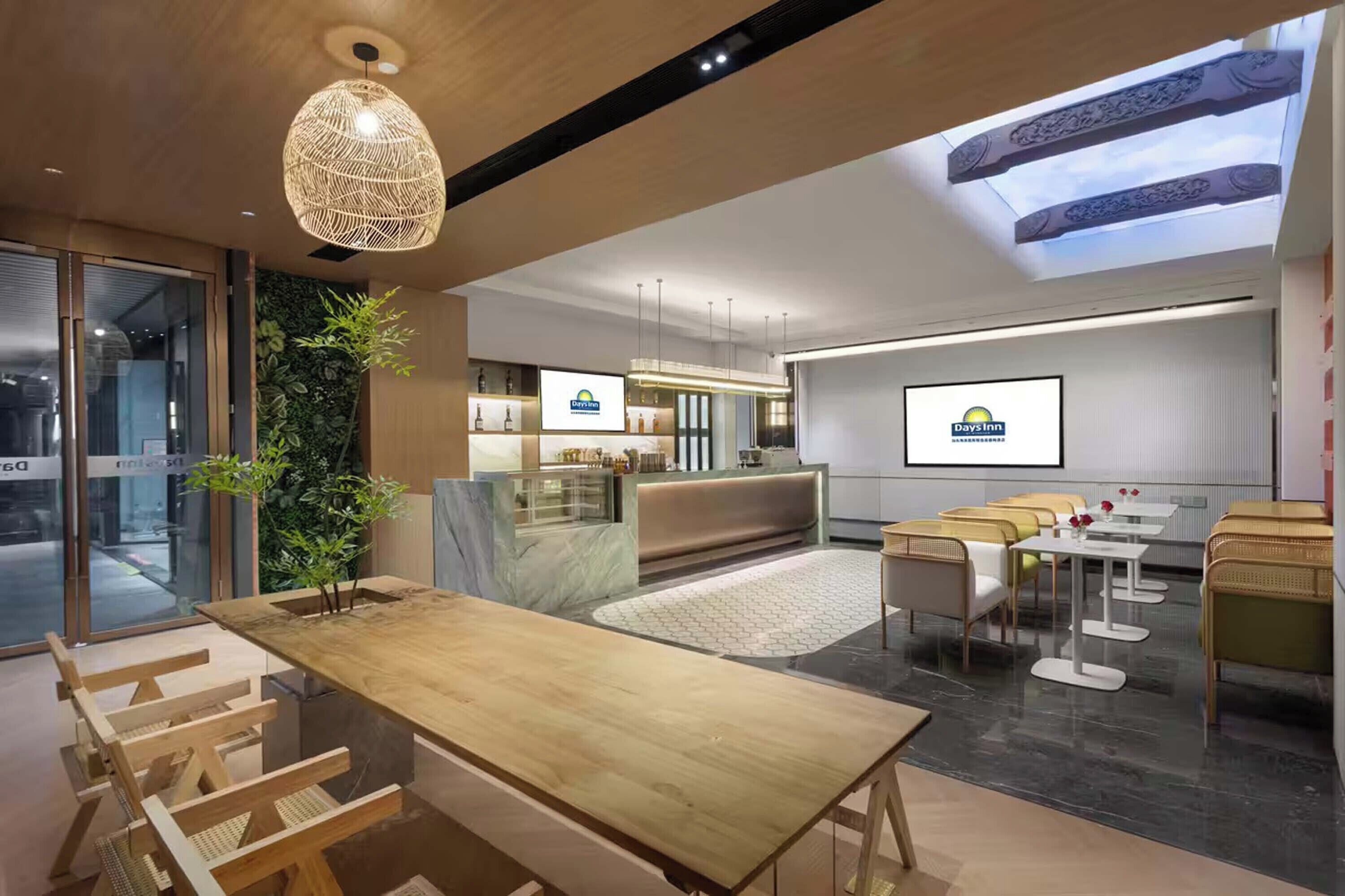 Pequeno-almoço tipo buffet diário incluído 