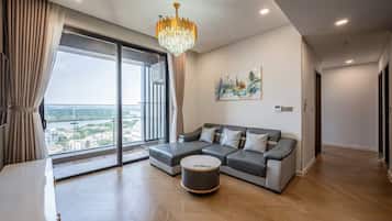 Suite Familiar, 3 quartos, acesso ao Club Lounge, Vista para a cidade | Vista do quarto