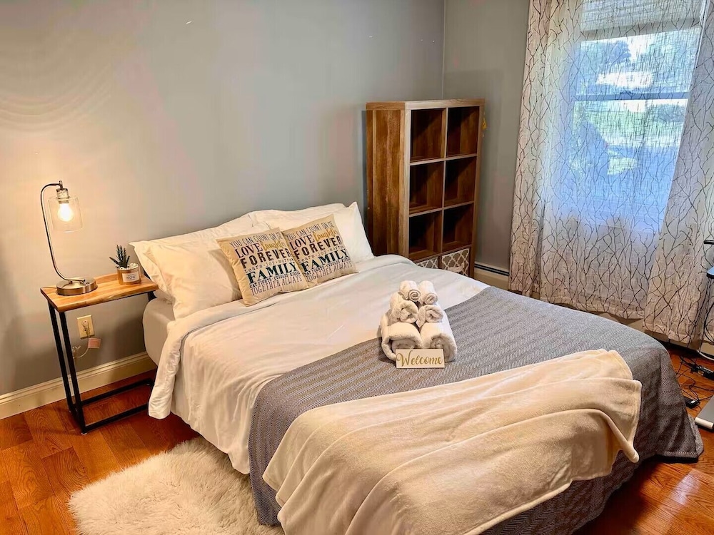 Whole House Retreat, Golf~Spa~Sunset~Deck~Grill~Fire Pit! - Rehoboth | Vrbo