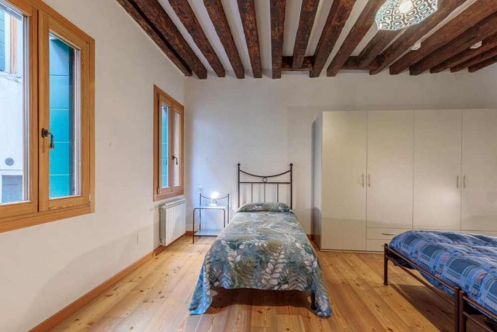 The SpaceElegant Apartment in the Heart of Venice!Welcome to your ...
