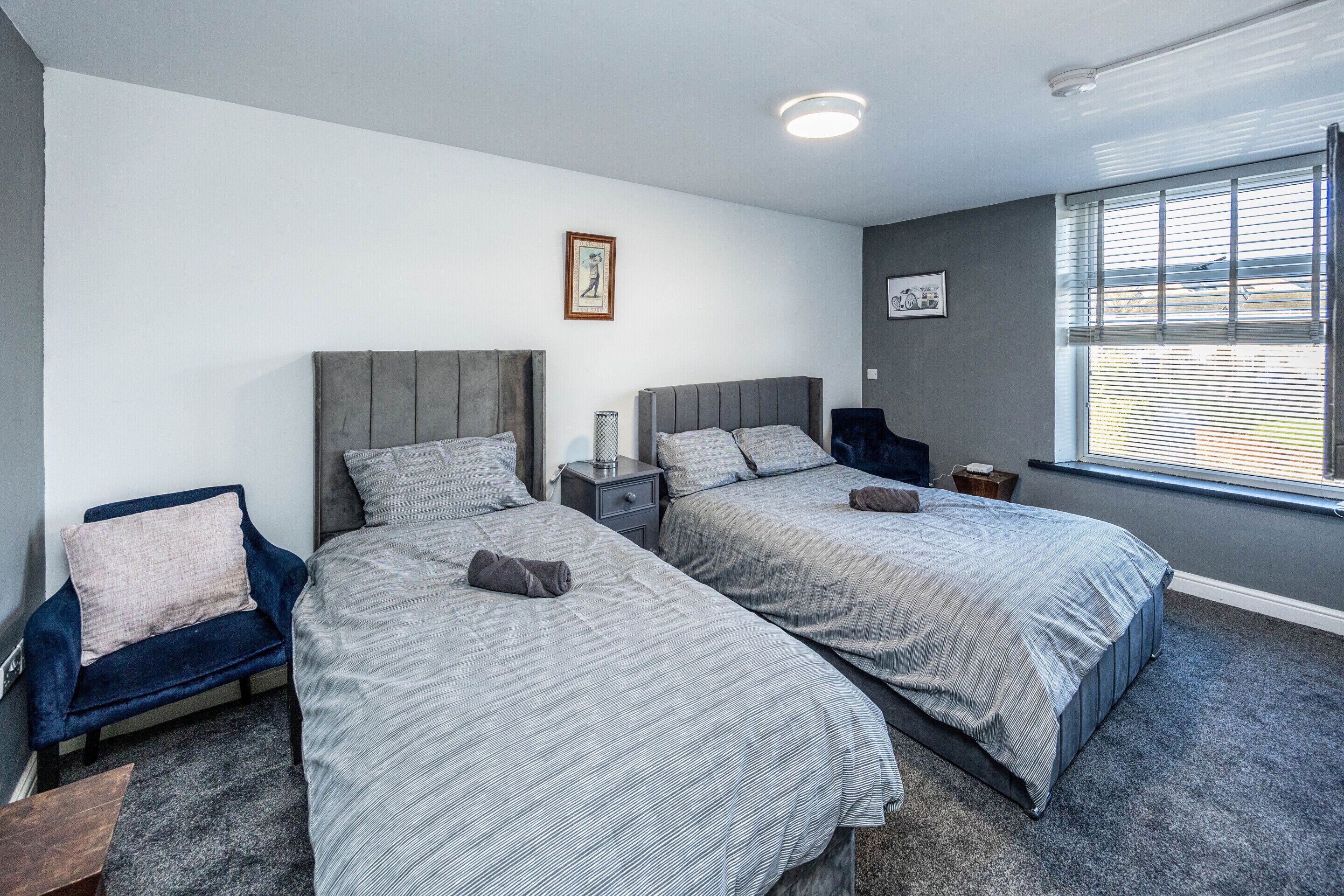 Modern Birkby Lodge Townhouse 2-3 Bedroom Options - Huddersfield