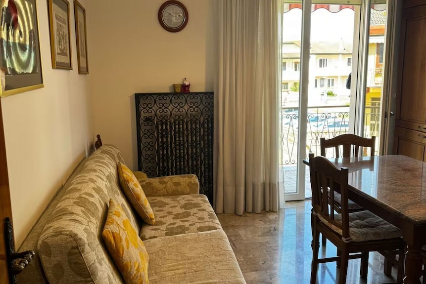 The Spacesottomarina Your Seaside Home With Terrace, Self Check-in, And Free Garage!welcome To Your Summer Oasis In Sottomarina, Just A 5-minute Walk From The Beach!this Recently Renovated Holiday Home Is The Ideal Choice For Those Who Want To Enjoy - Sottomarina