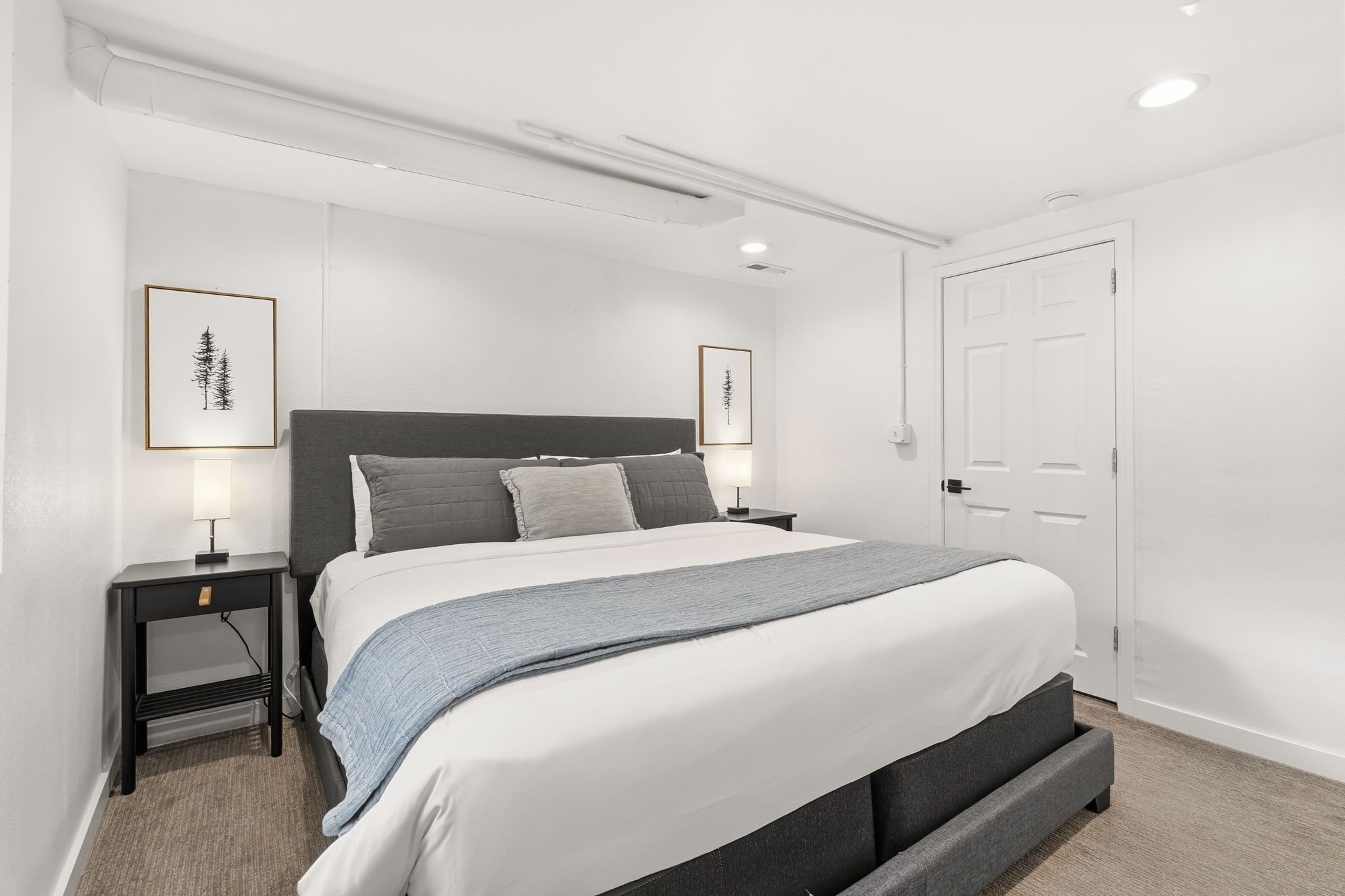 Casa, várias camas, pátio, vista para o jardim (701 Mathews St (Unit B)) | 4 quartos, com decoração personalizada, com mobília individualizada 