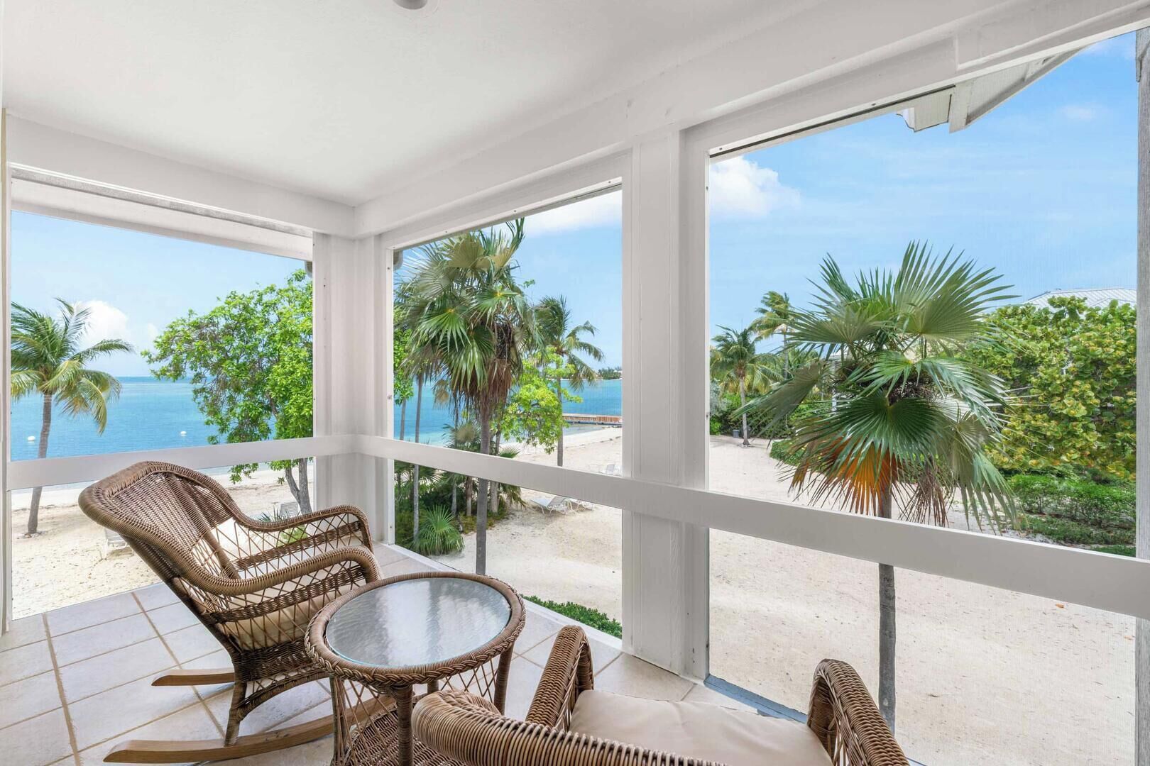 Apartamento (3 Bedrooms) | Vista para a praia ou o mar