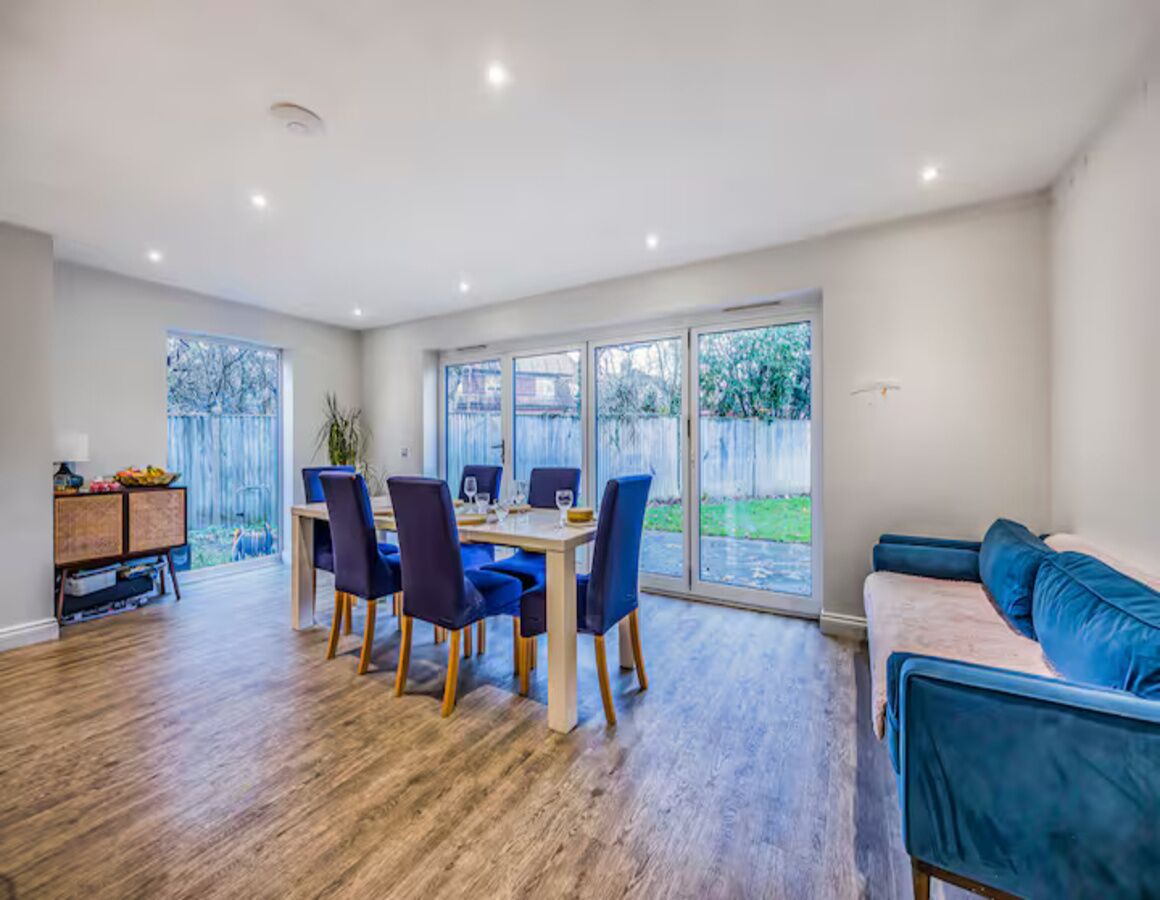 Gorgeous Family Home With Garden - Pass The Keys - South Downs