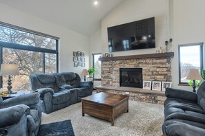 Sturgis Motorcycle Rally Rental - 5 bedroom with garage Reviews, Deals ...