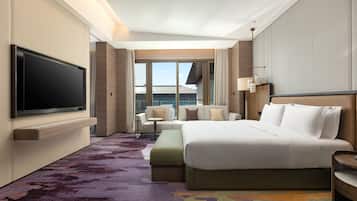 Cortinas/cortinados opacos, Wi-fi grátis, roupa de cama fornecida