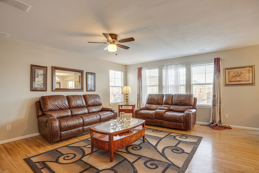 Spacious Family Home At Buckley Sfb W/ Patio! - Denver