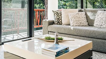 Apartamento de Luxo, vista para a piscina | Sala