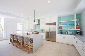 Pure Water Villa - Grace Bay Beach - New 5 Bedroom Villa Reviews, Deals ...