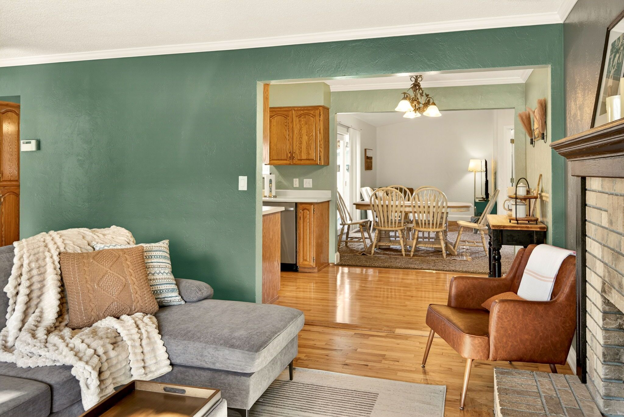 Smart TV 45 polegadas com canais digitais, Netflix, Hulu