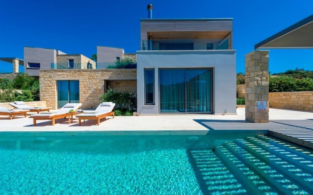 Sea-View 2BR • Heated Infinity Pool • Gym - Kissamos | Vrbo