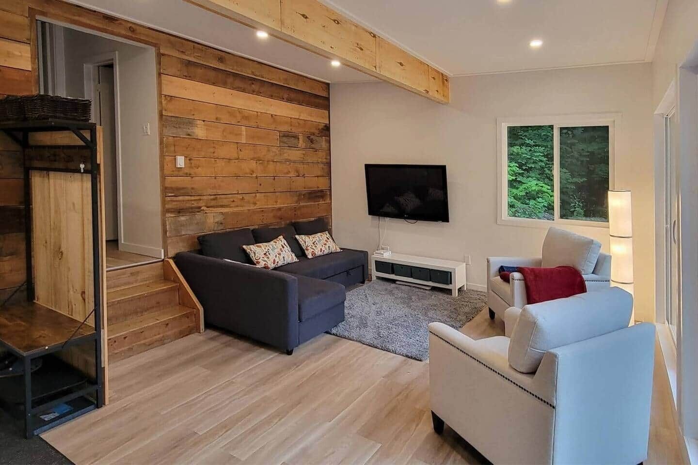 Rustic Charm & Cozy Comforts (Chalet Sur Des Campeurs) - Val-des-Monts