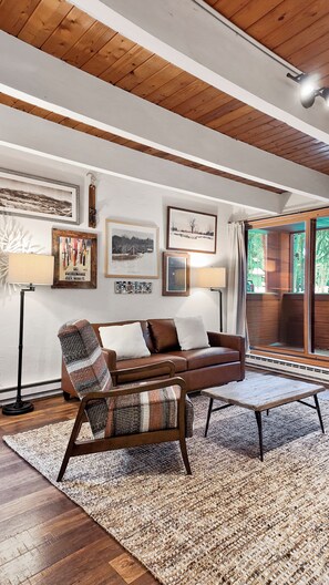 Modern 1BR Steps to Peak 9 Lifts - Walk to Ski & Downtown Breckenridge ...