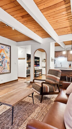 Modern 1BR Steps to Peak 9 Lifts - Walk to Ski & Downtown Breckenridge ...