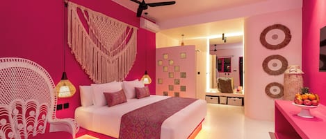 Quarto casal luxo, vista para a piscina | Roupas de cama premium