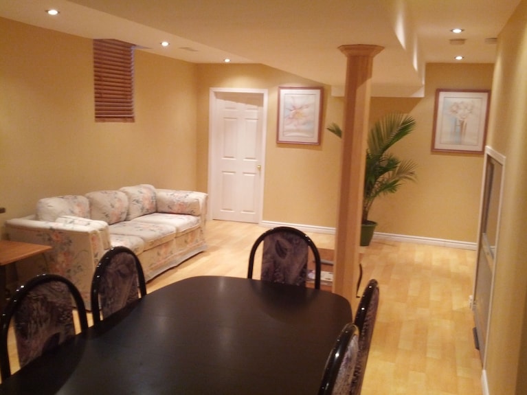 Luxury 2-bedroom Basement In Charming Brampton Neighborhood - Brampton