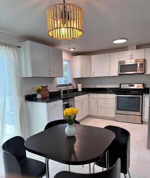 Modern 3bd Moses Lake Retreat Minutes from Water, Downtown, Hospital ...