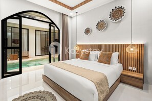 Vila, 3 quartos, vista para a piscina | Escrivaninha, espaço de trabalho para notebook