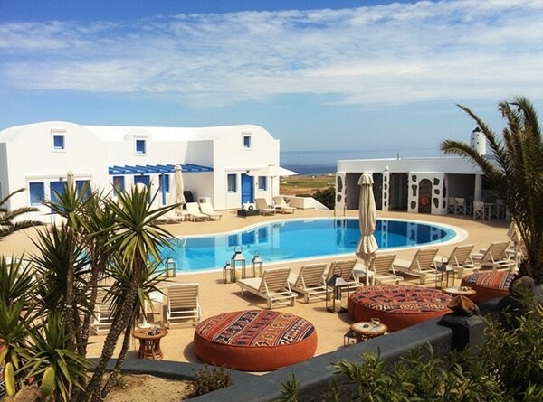 White Pearl Laokasti Suites - Oia