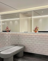 Área de estar no saguão