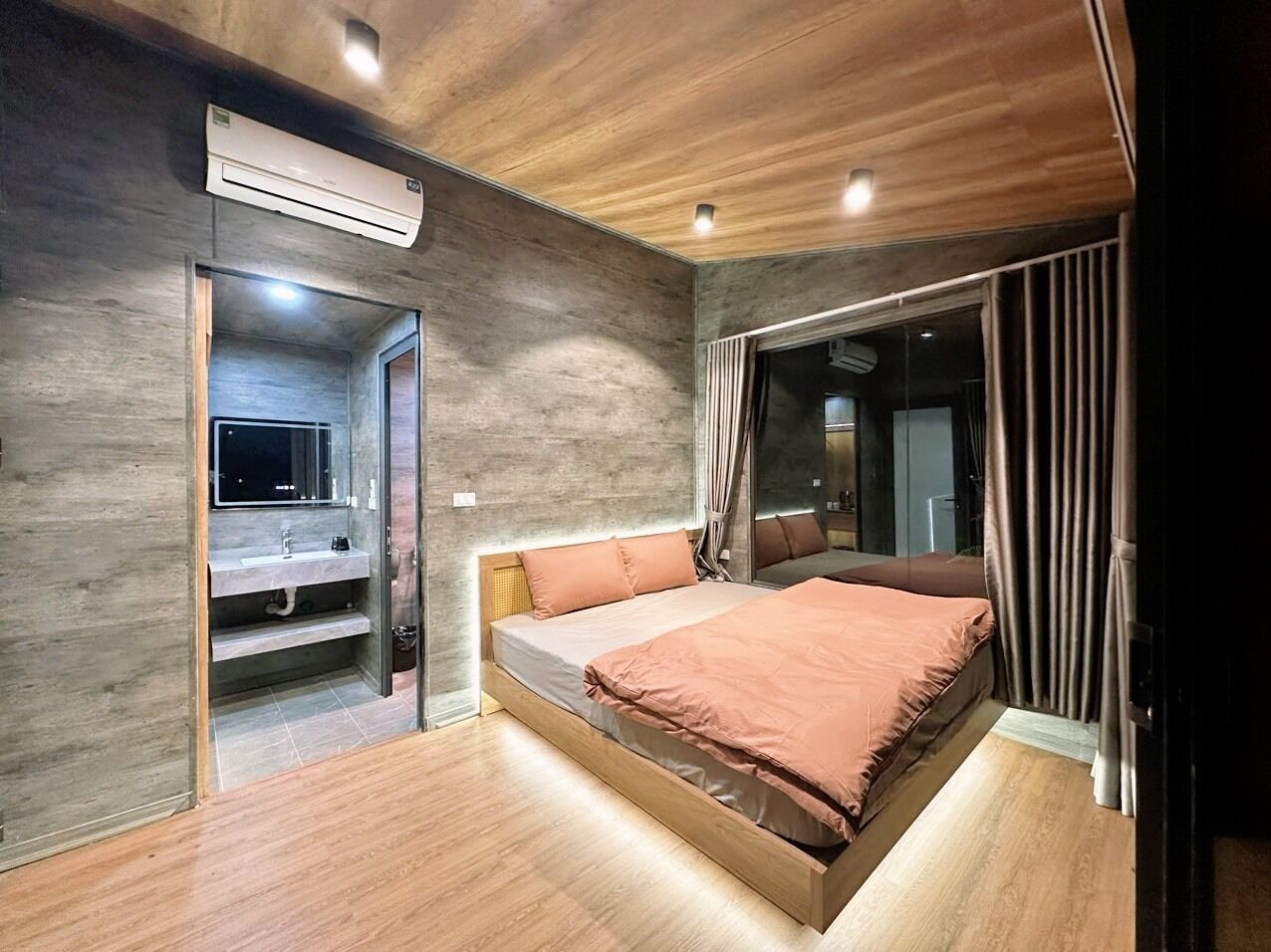 Quarto casal superior, sacada, vista para a montanha | Lençóis italianos Frette, roupas de cama premium