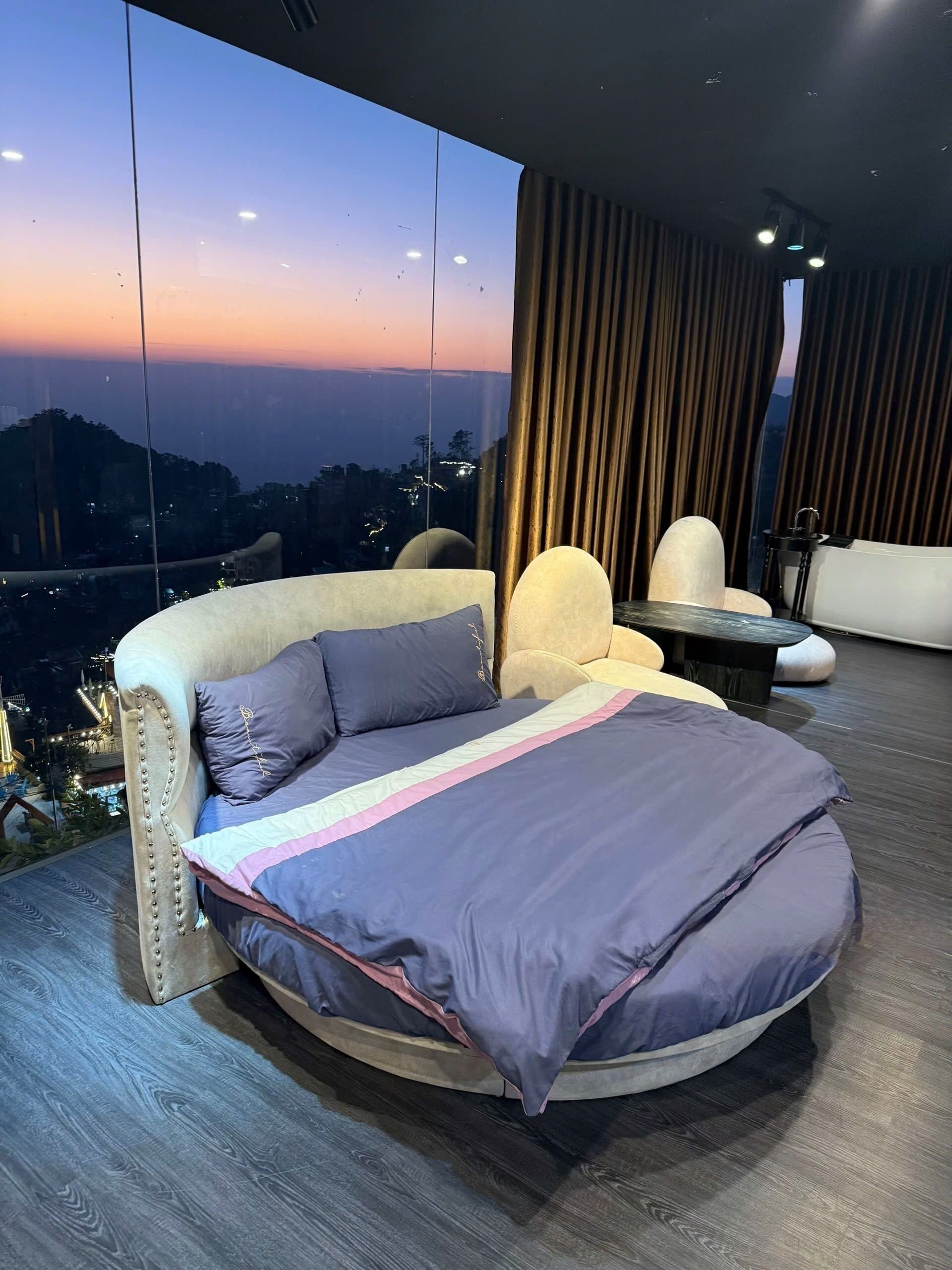 Suíte executiva, 2 quartos, vista para a montanha | Lençóis italianos Frette, roupas de cama premium