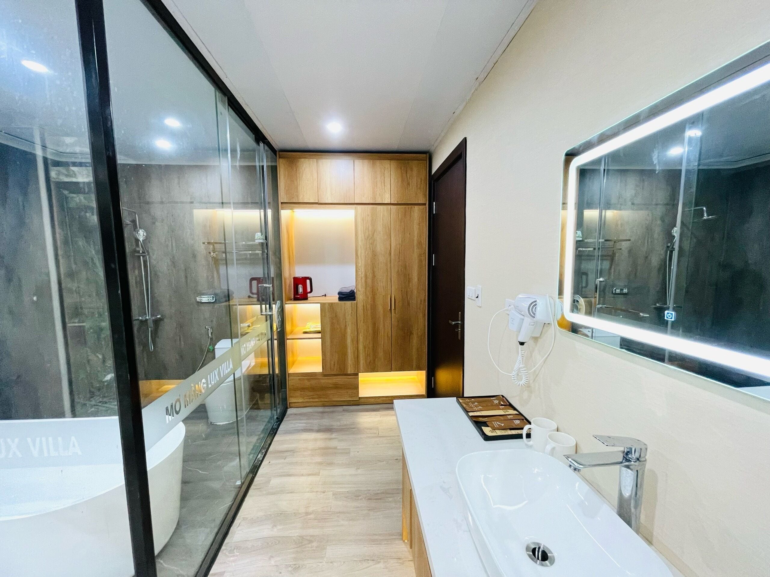 Quarto casal luxo, vista para a montanha | Lençóis italianos Frette, roupas de cama premium