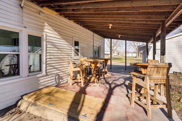 Steps to Winery! Updated Farmhouse in Holt, Holt: Hotel Reviews, Rooms ...