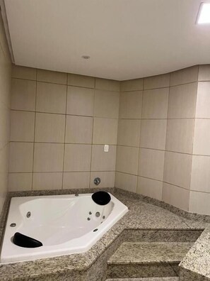 Suíte presidencial | Wi-Fi de cortesia, roupa de cama