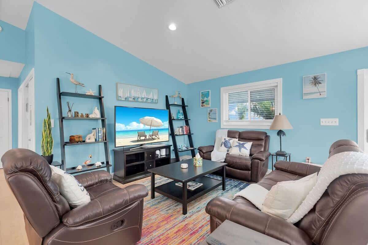 Flamingo House - Sombrero Beach, Marathon