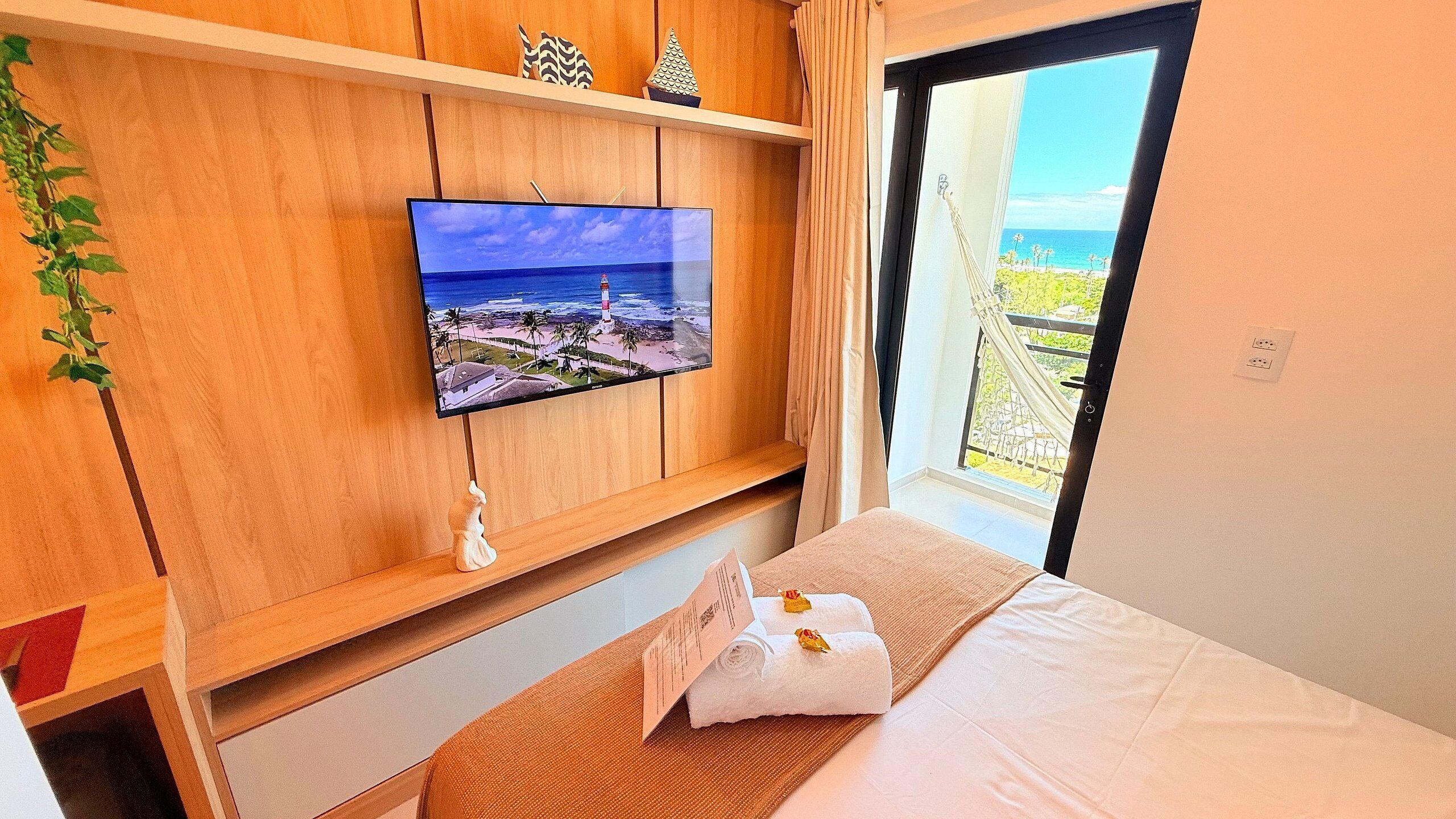 Apartamento Deluxe | Secretária, secretária adequada para computadores portáteis 