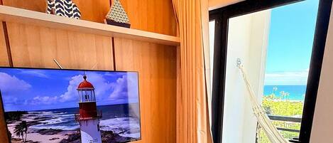 Apartamento Deluxe | Secretária, secretária adequada para computadores portáteis