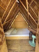 Cabana básico | Espaço de trabalho para notebook, Wi-Fi de cortesia, roupa de cama