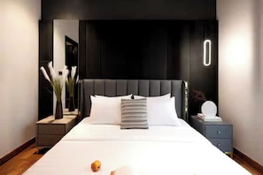 Suite Familiar, 3 quartos, acesso ao Club Lounge, Vista para a cidade | Lençóis de algodão egípcio, roupa de alta qualidade, edredões de penas