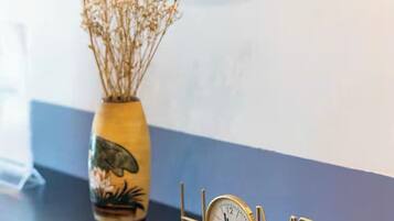 Quarto Básico, 1 quarto, acesso ao Club Lounge, Vista para a cidade | Lençóis de algodão egípcio, roupa de alta qualidade, edredões de penas