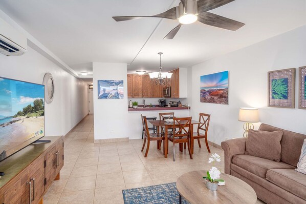 Kamaole Sands 3-308, Premier Location, Renovated, Large Lanai, Wi-fi ...