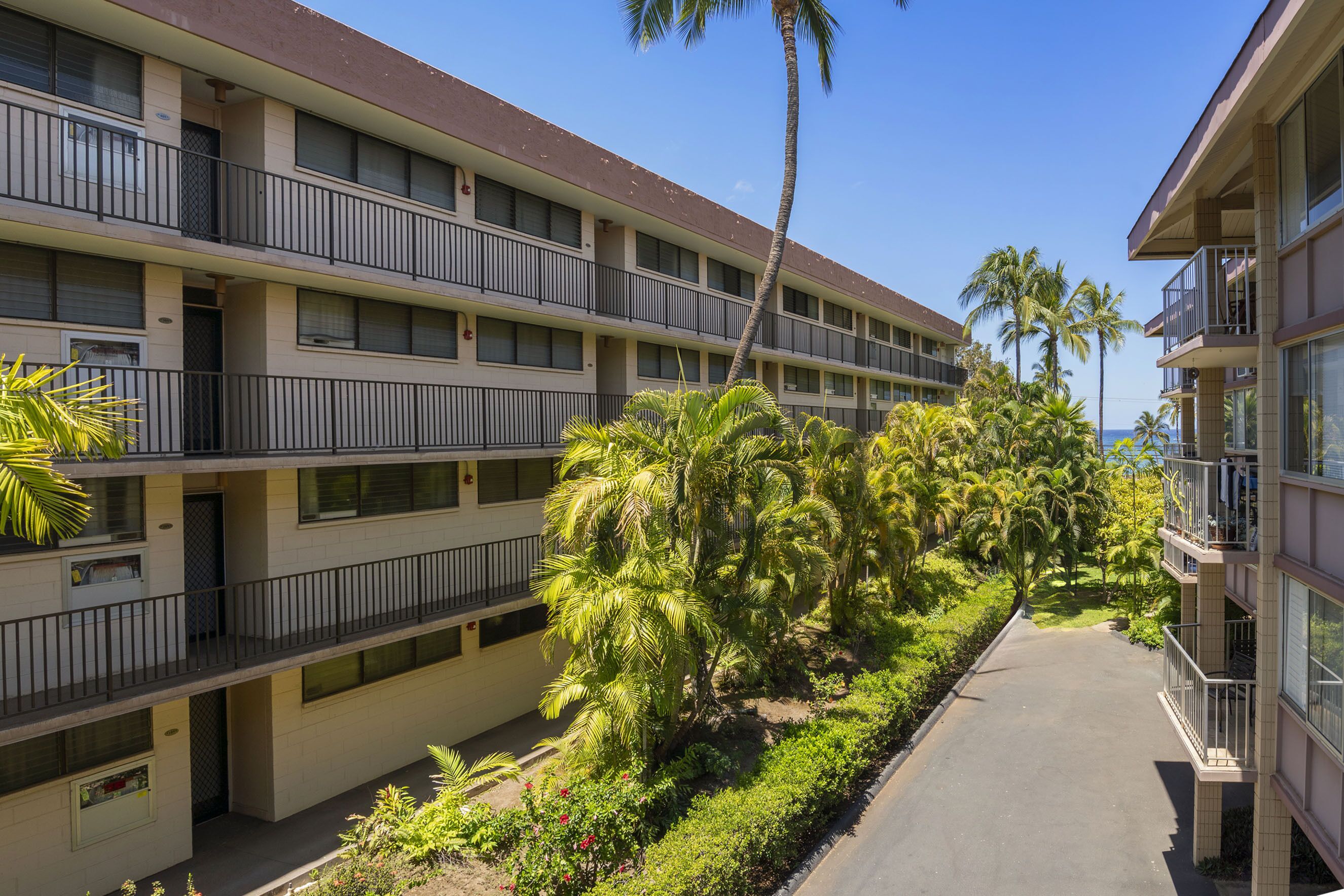 Condo, várias camas, sacada, vista para o oceano (Haleakala Shores A-308) | Fachada