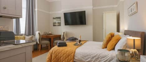 1 quarto, individualmente decorados, individualmente mobiliados