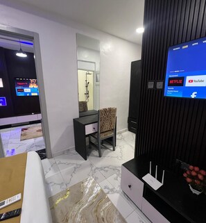 Apartamento, 1 quarto | Secretária adequada para computadores portáteis, Wi-fi grátis 