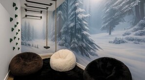 Upscale ski-in ski-out residence, Walk to Village & Gondola, Hot tub ...