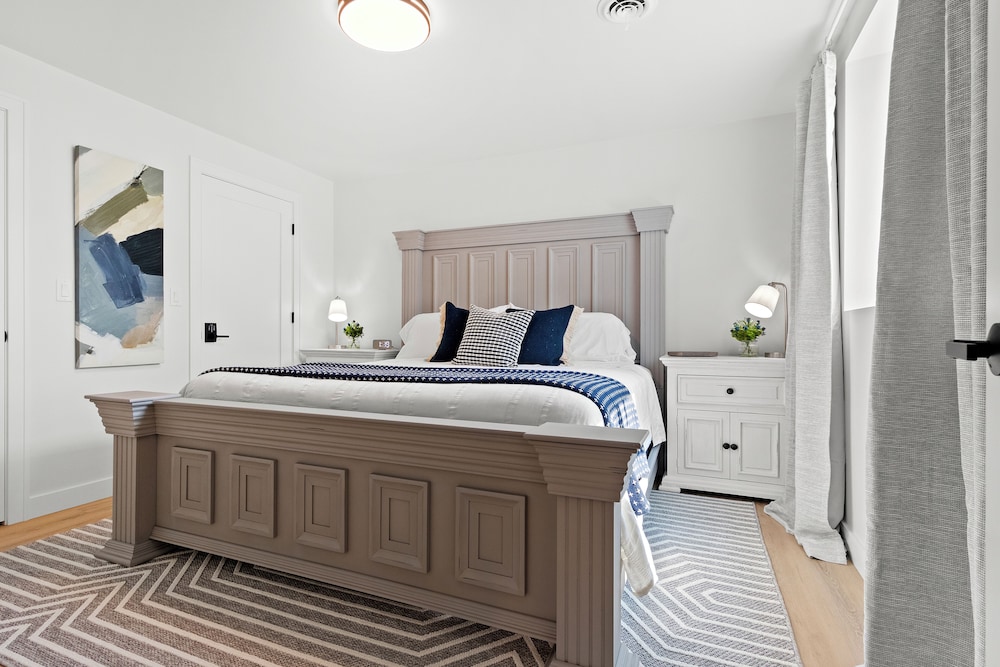 Blakeford 1113 Shadow Ln w/Heated POOL - Green Bay | Vrbo