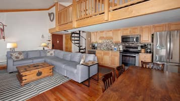 Apartamento em Condomínio Fechado, várias camas (Wild Irishman 2 bed 1 and half bath W) | Interior