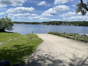 Casa de Campo Tradicional, casa de banho privativa, vista para o lago (Newton Lake) | Área de recreio para crianças (ao ar livre)