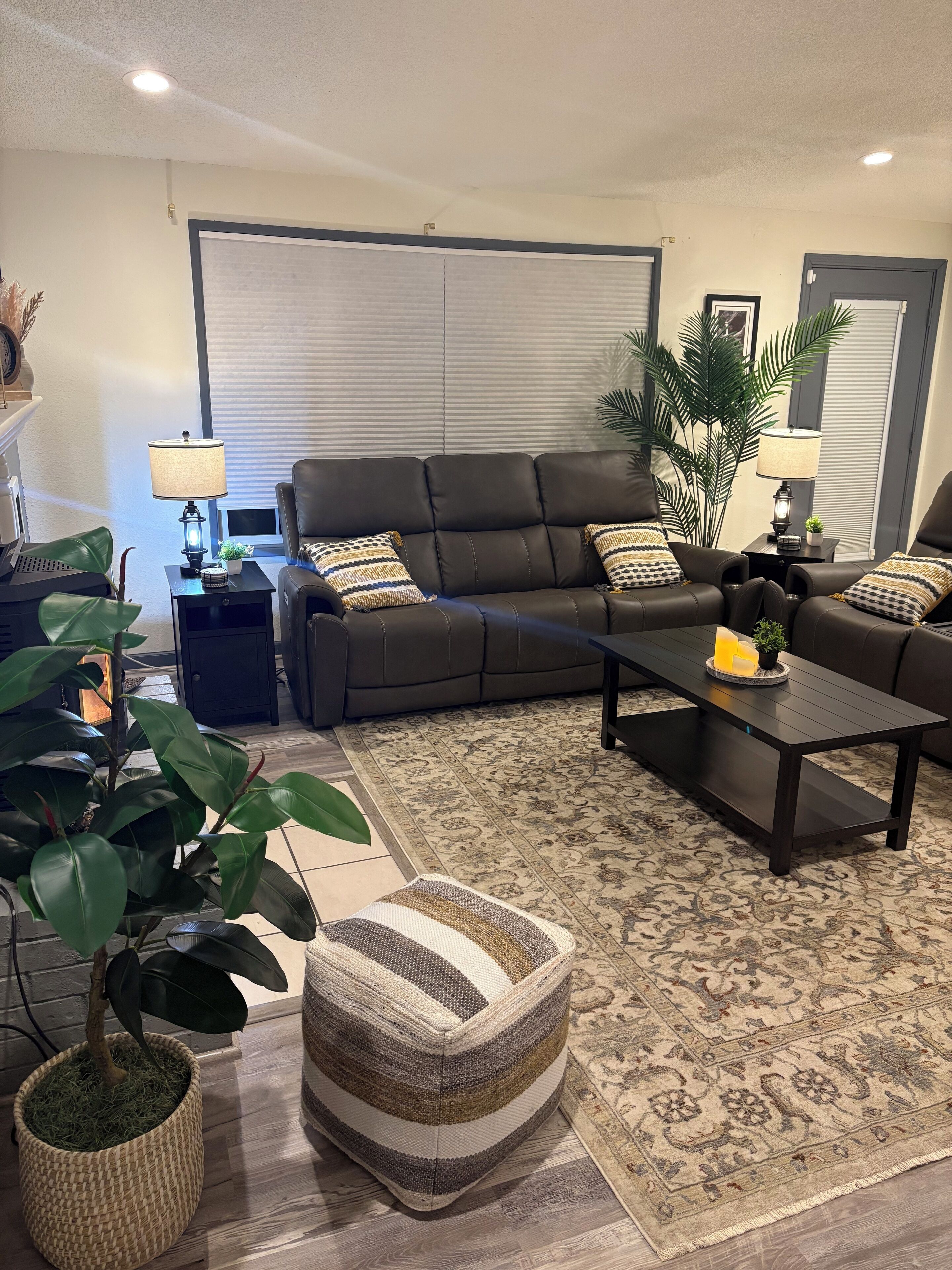 Serene 3-bedroom 2 Full Bath Home In Cozy Coos Bay Perfect For Relaxing Getaway - Lighthouse Beach, OR