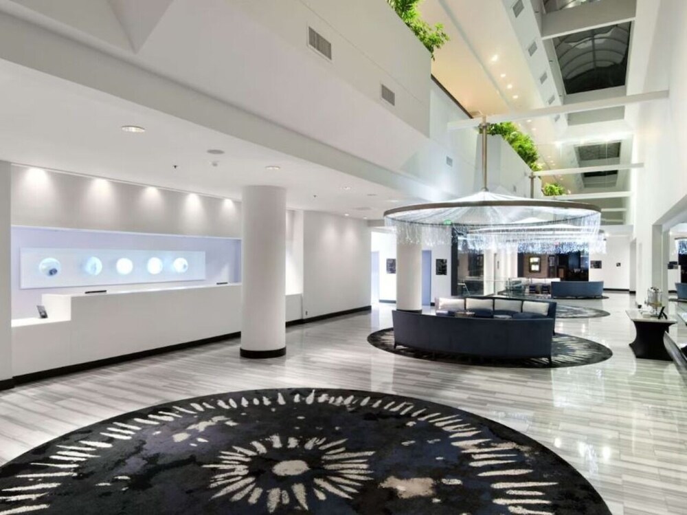 2 Comfortable marina view rooms with plush bedding close to local ...